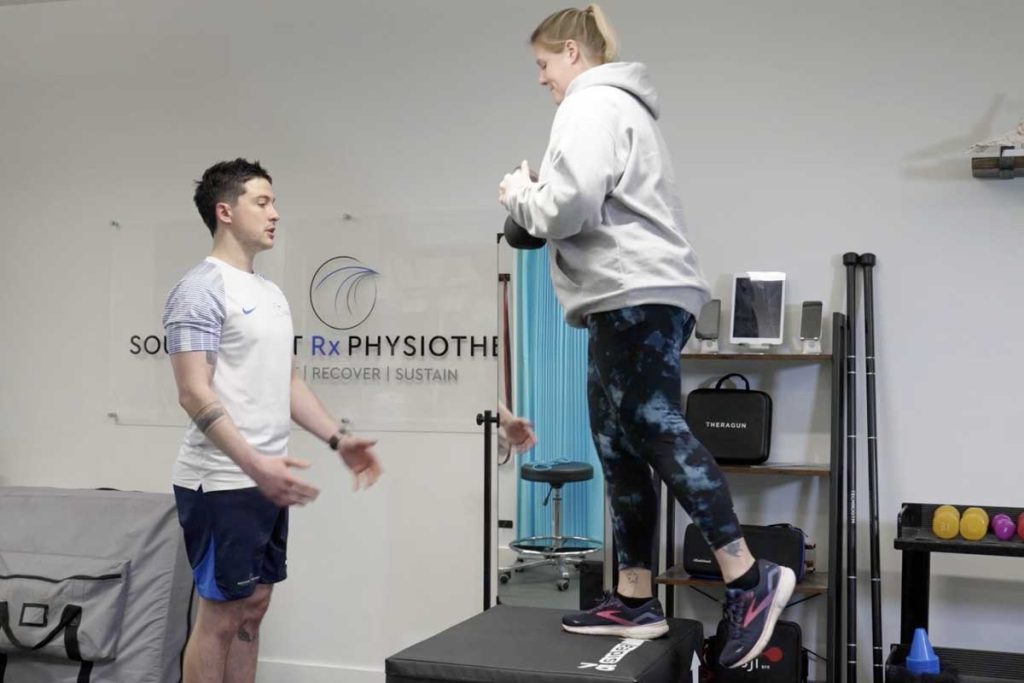 Quels exercices sont recommandés pour le renforcement du genou